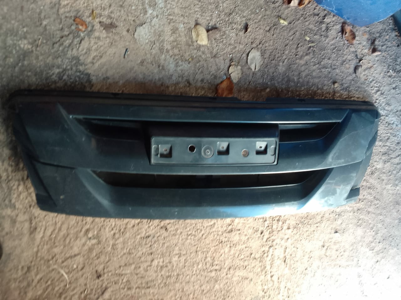 Isuzu KB Series front bumper grill | Junk Mail