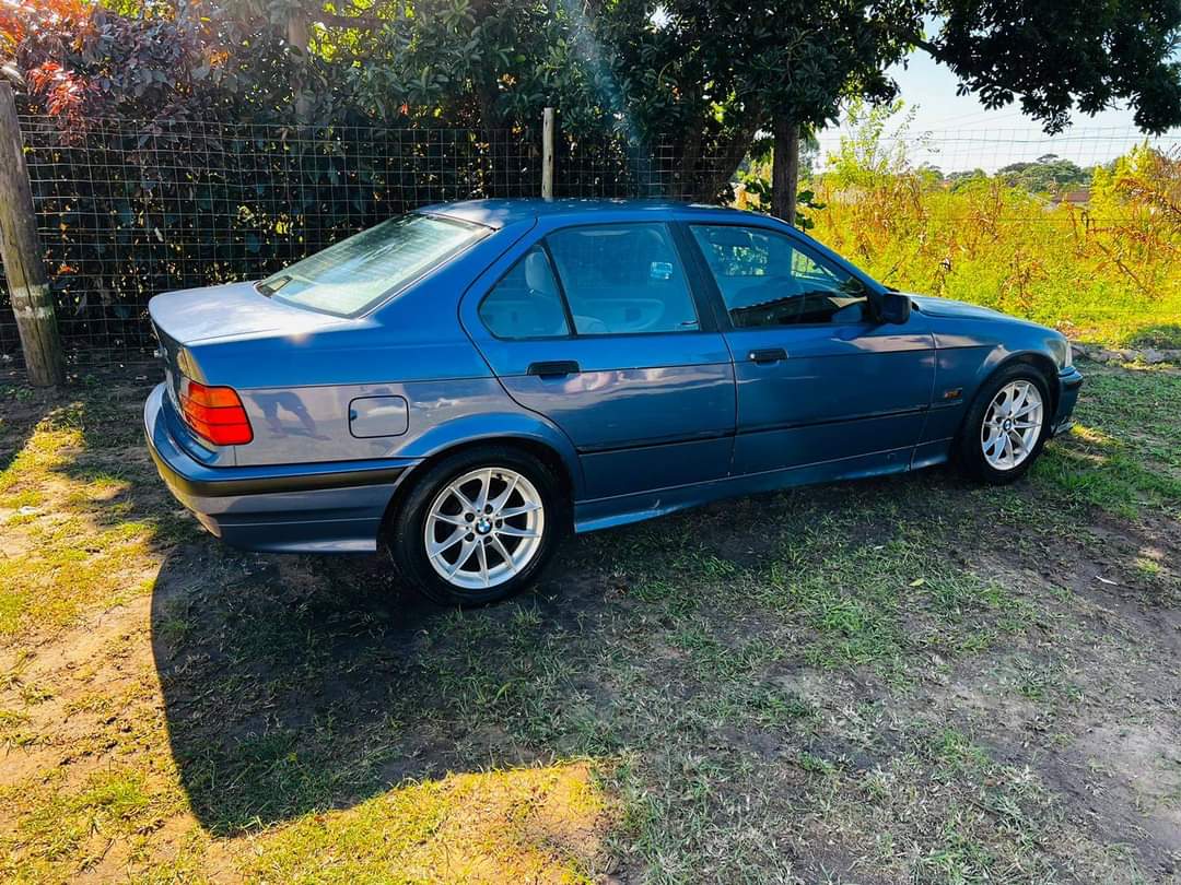 1996 BMW e36 318is automatic | Junk Mail Marketplace