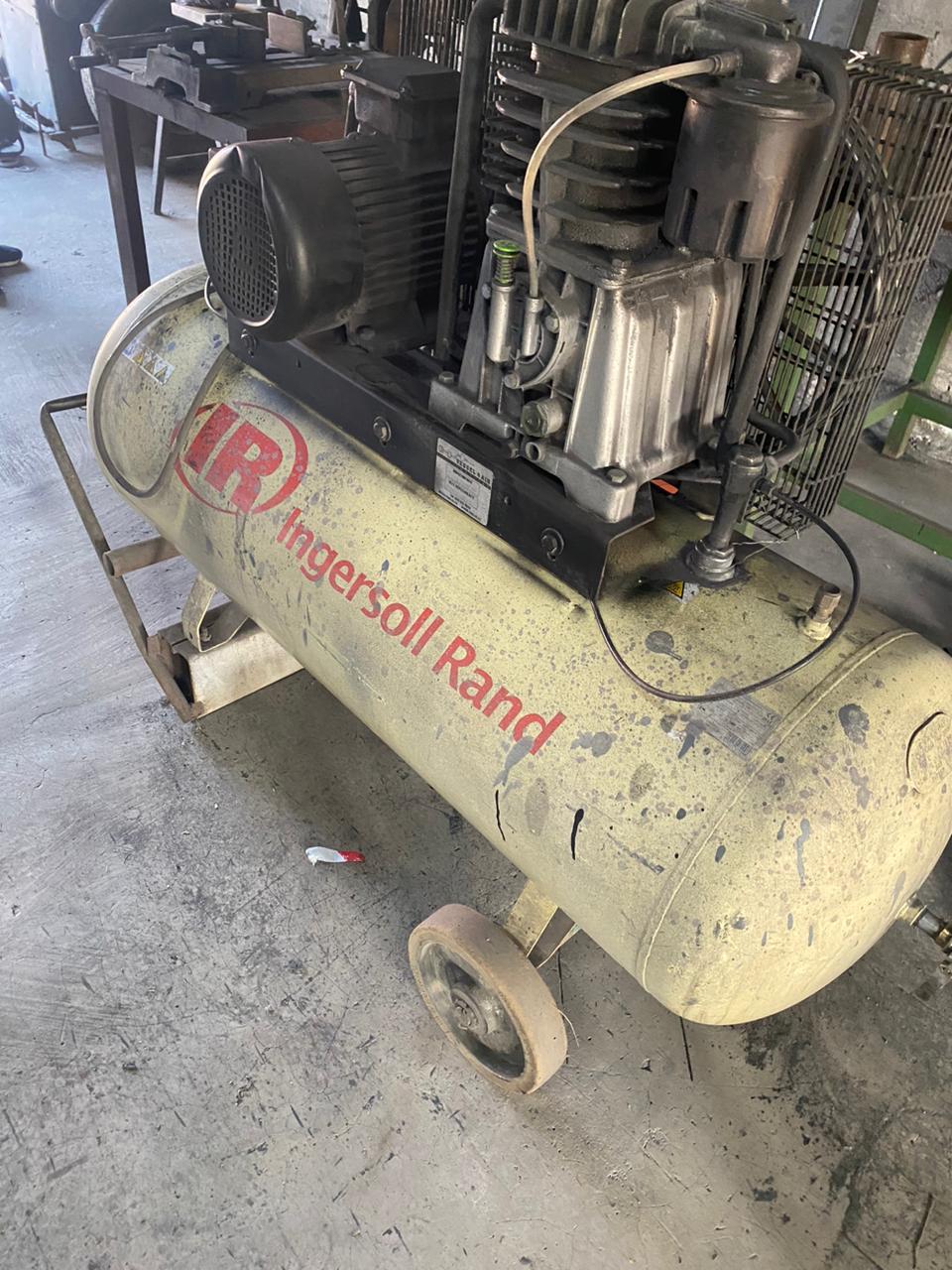 270L Ingersoll Rand Compressor | Junk Mail Marketplace
