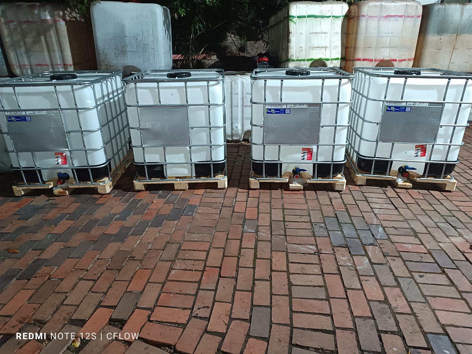 Portable flowbins 1000lt ibc. Water tanks . Diesel tanks | Junk Mail