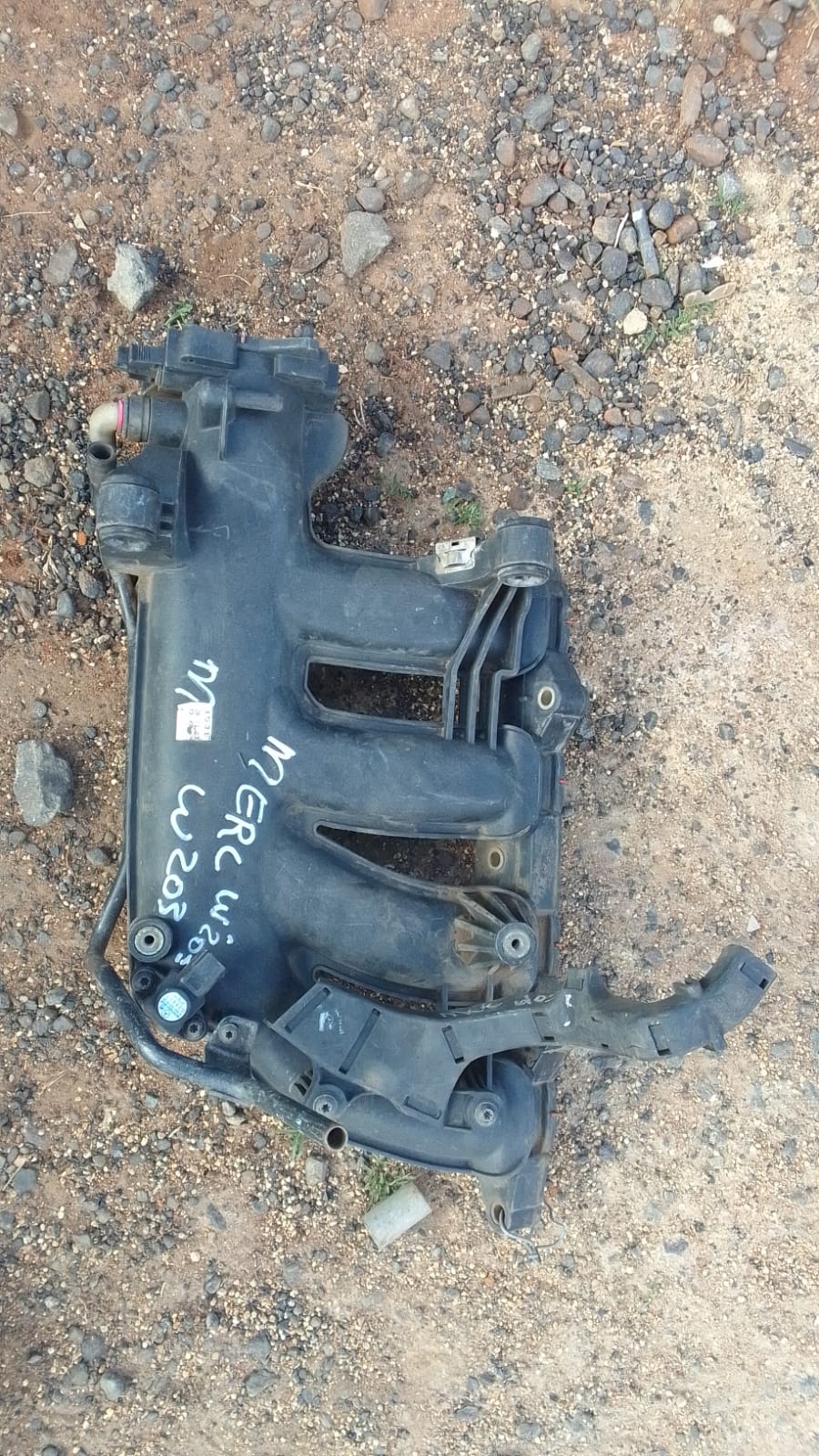 Mercedes W203 intake manifold | Junk Mail