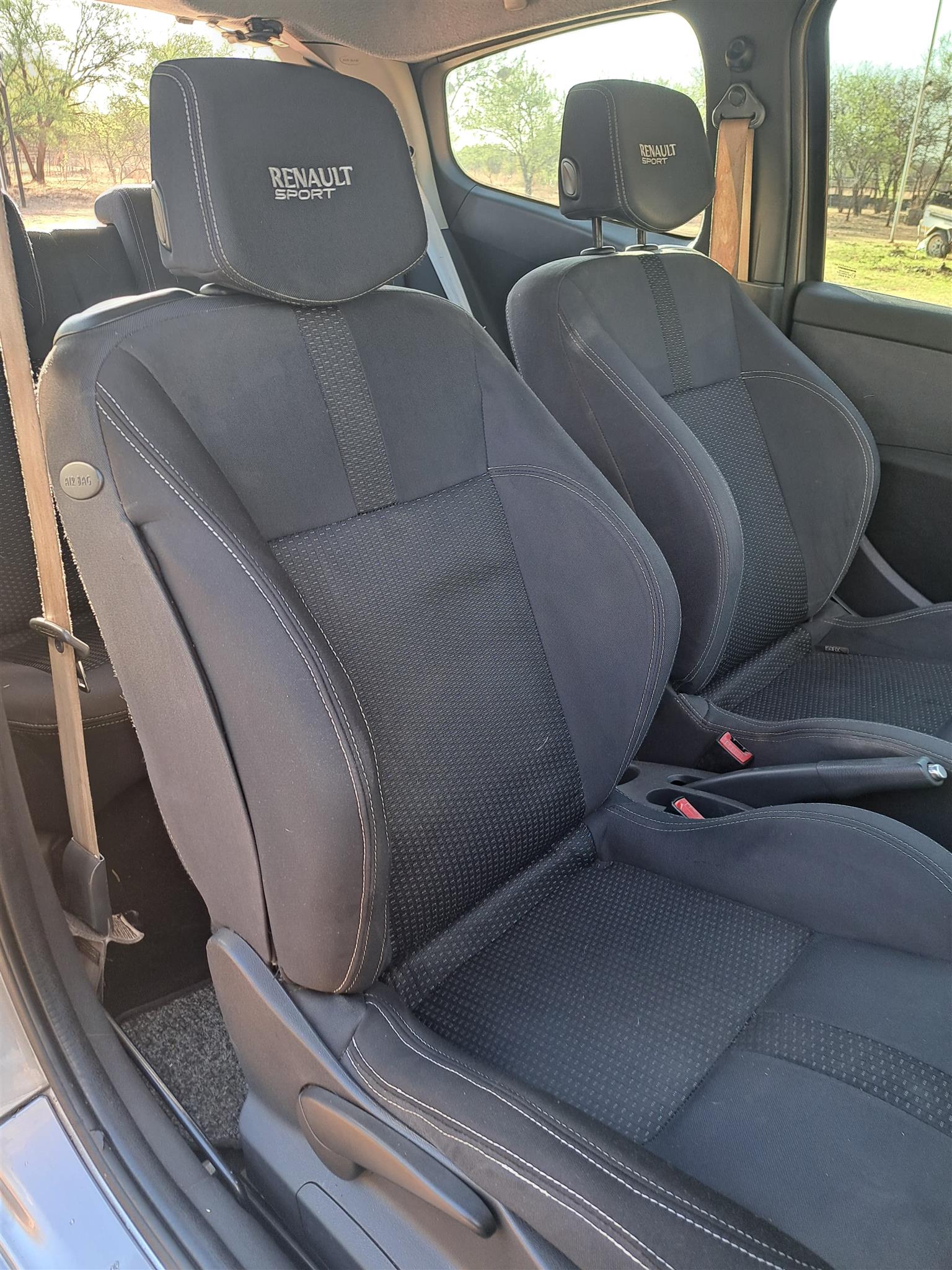CLIO RS 197 - 2007 | Junk Mail Marketplace