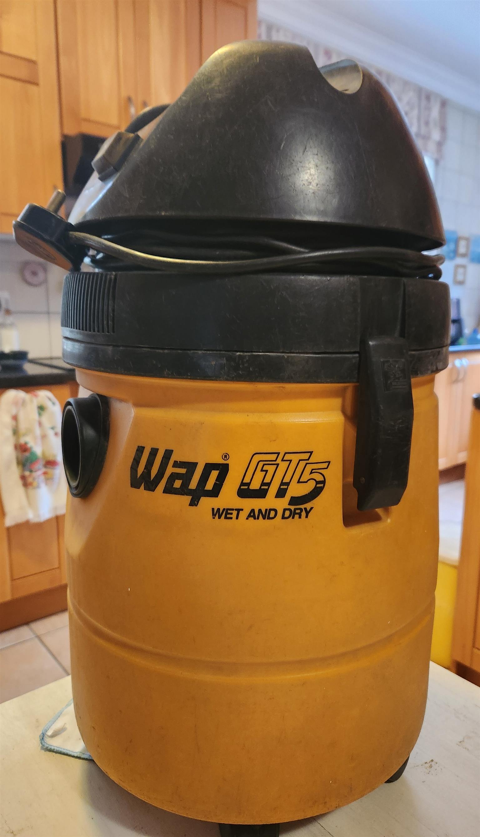 Vacuum cleaner. Wap GT5. Wet and dry. | Junk Mail Marketplace