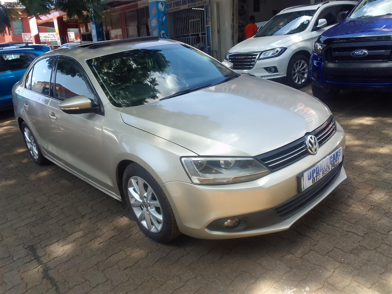 2014 VW Jetta 6 tsi 1.4 Manual, Petrol, Gold color Sunroof, leather ...
