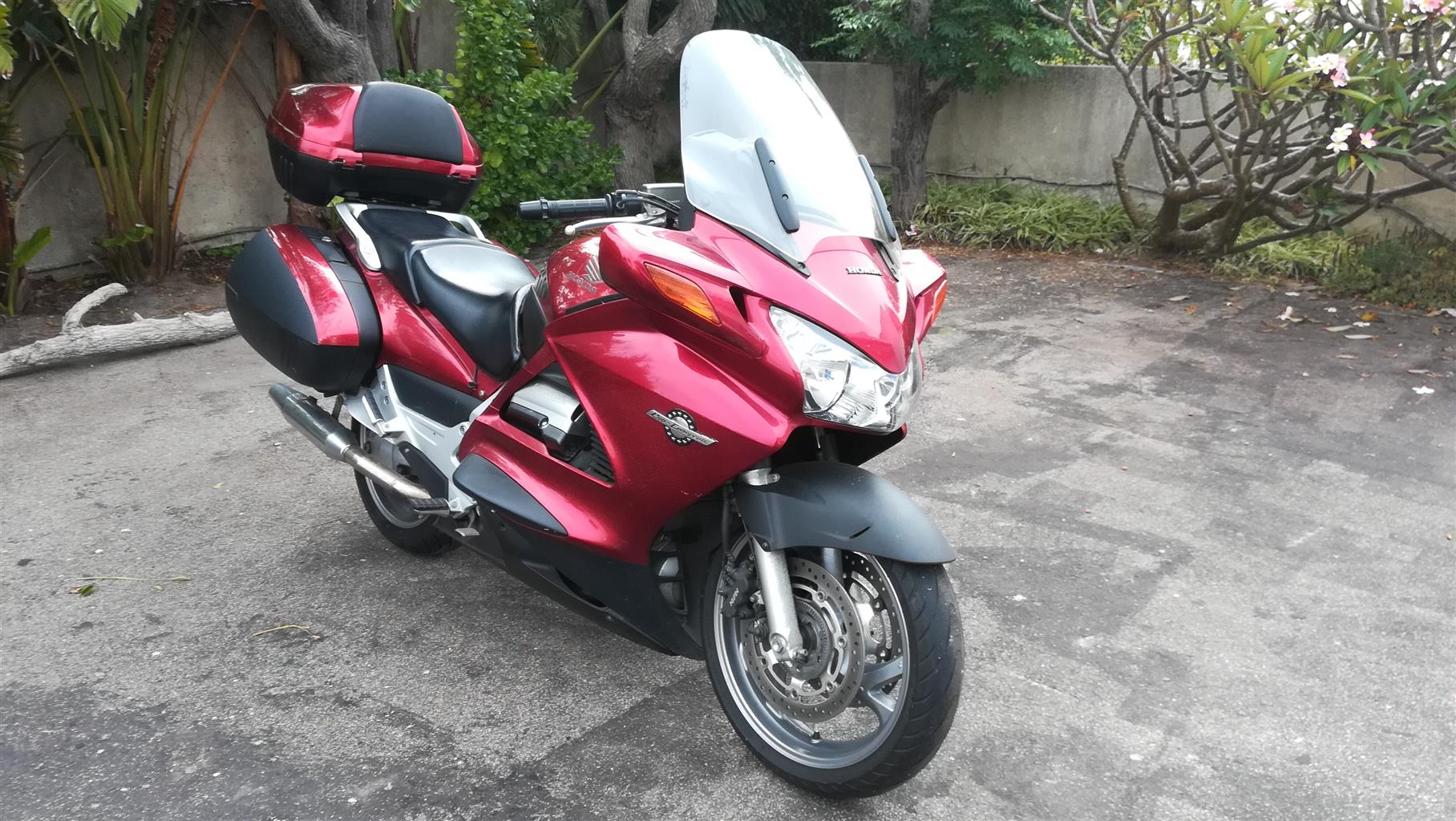 2009 Honda ST1300. Unmarked Pan European | Junk Mail Marketplace