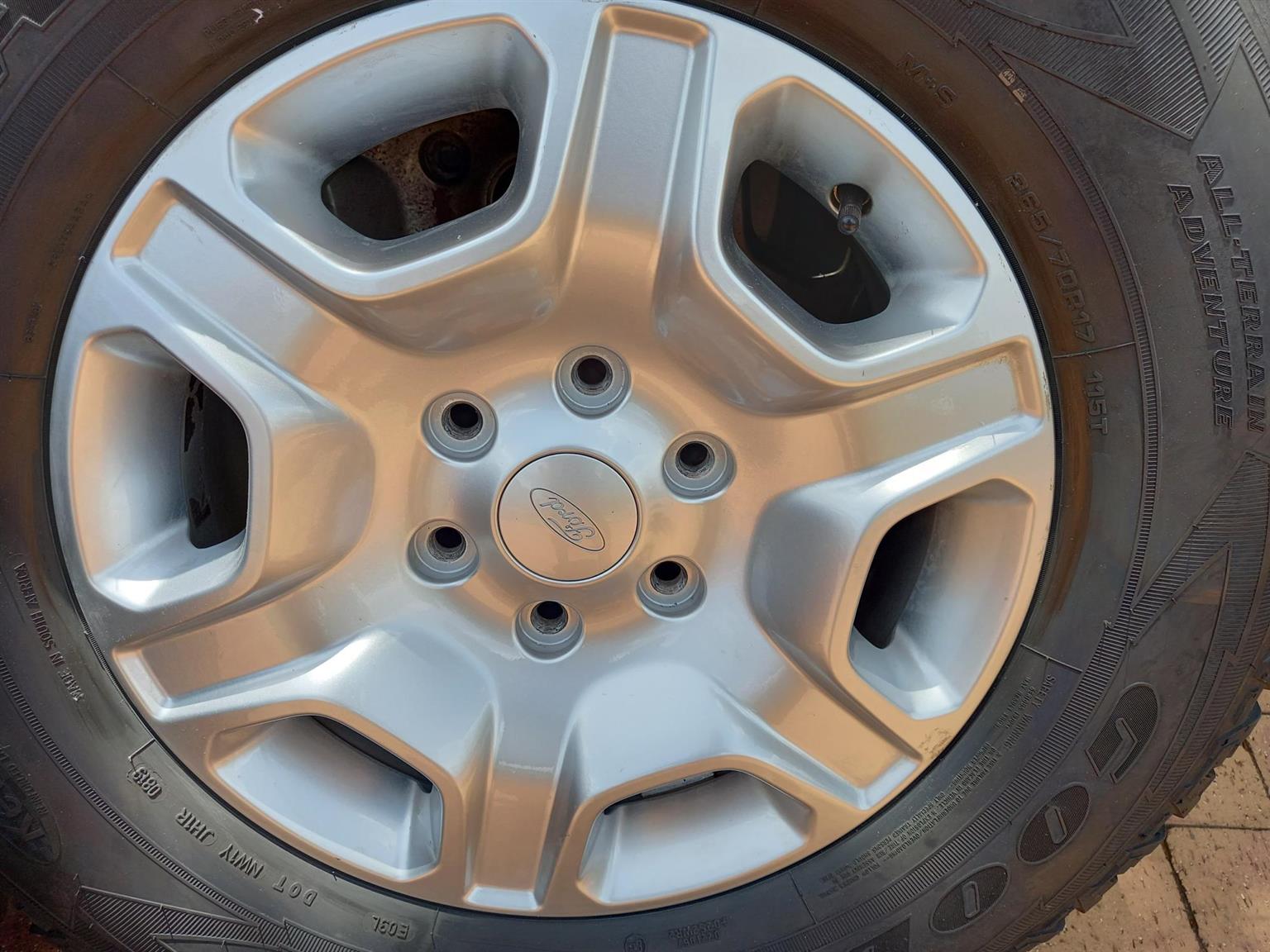 Goodyear Wrangler 265/70/R17 with Ford Ranger Alloy Mags x 5 | Junk ...