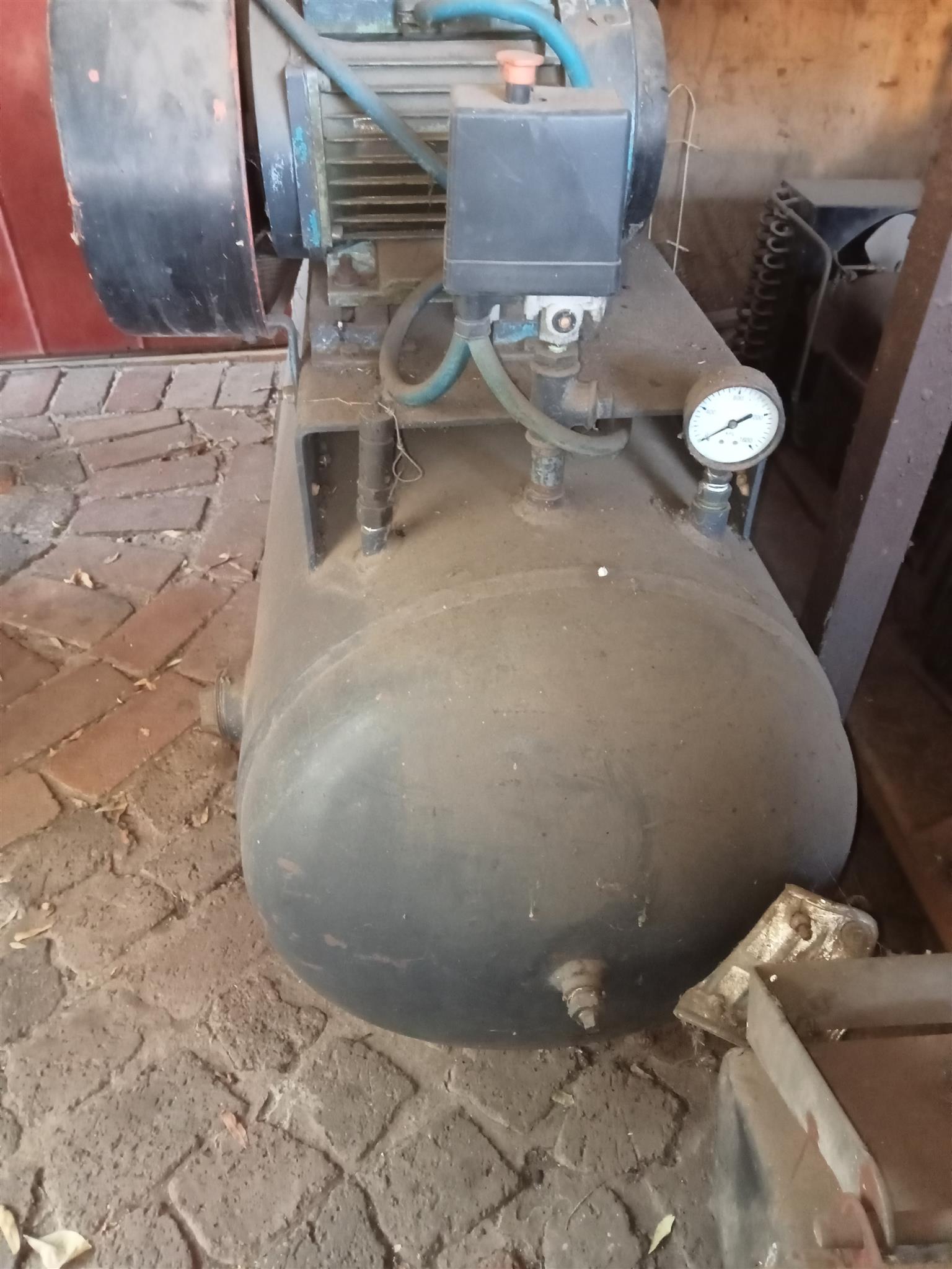 Compressor 3 Phase Arlec 250l | Junk Mail