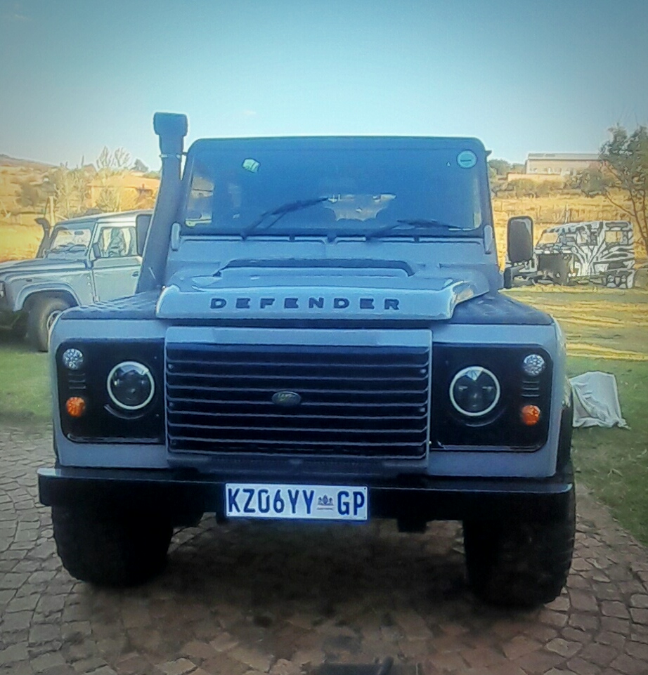 Landrover Defender 2010 | Junk Mail