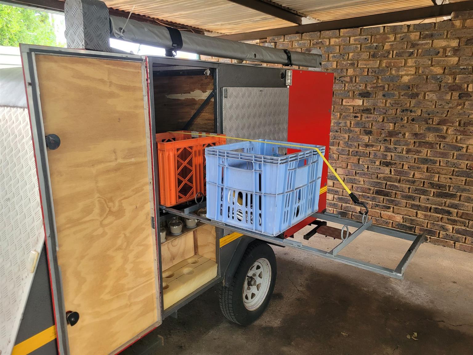 Camp Trailer Fully Equipped | Junk Mail Marketplace