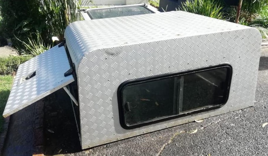 Short bakkie Canopy - 3 door, solid aluminium | Junk Mail