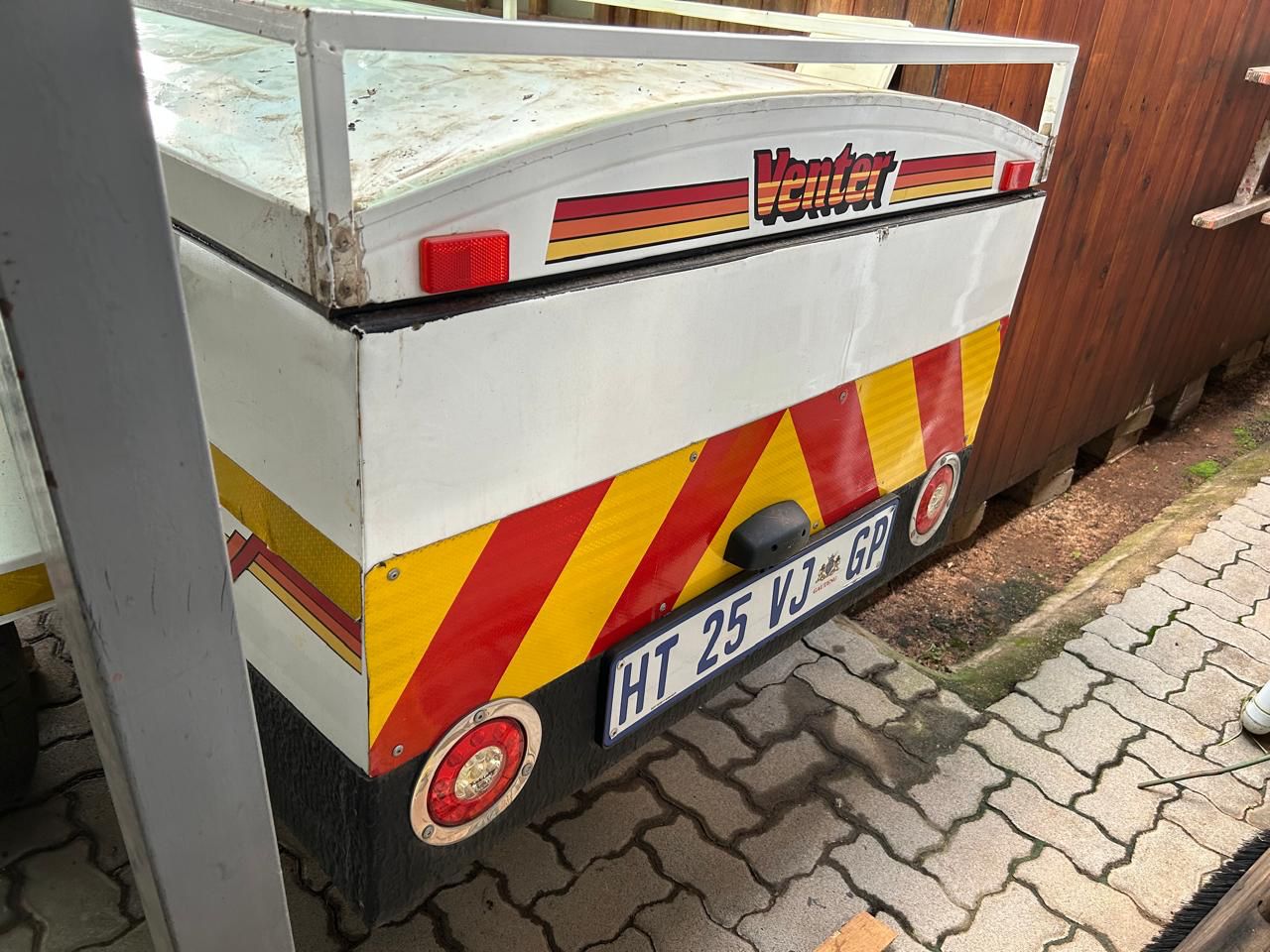 Used 7 ft Venter trailer with roof rack | Junk Mail Marketplace