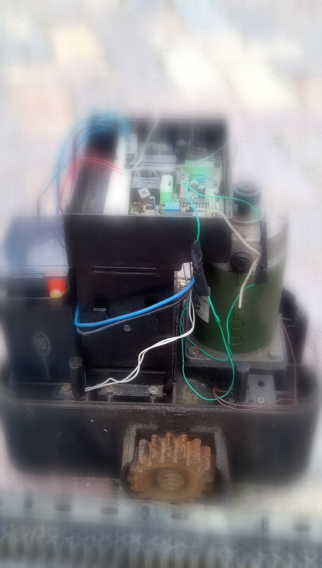 Second hand gate motor | Junk Mail Marketplace