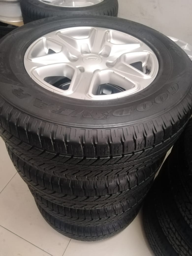 17" Ford Ranger mags with new 265/65/17 Goodyear wrangler hp all ...