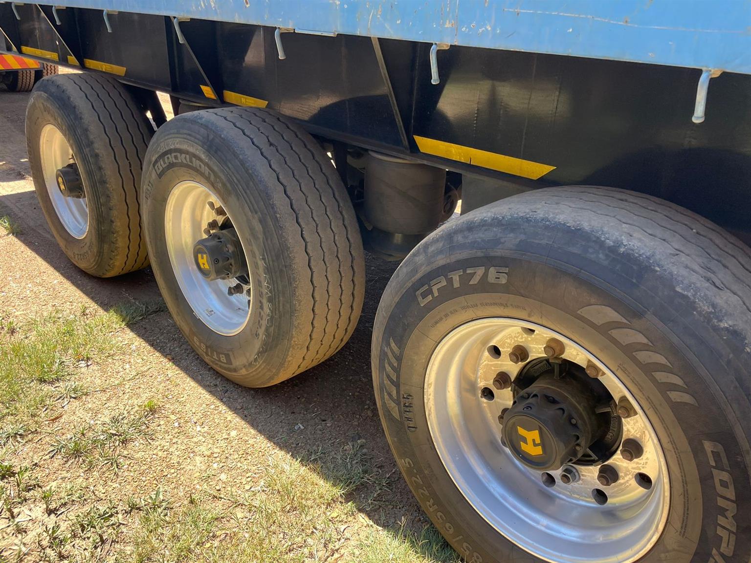 2021 Henred Fruehauf tri axle brick trailer | Junk Mail