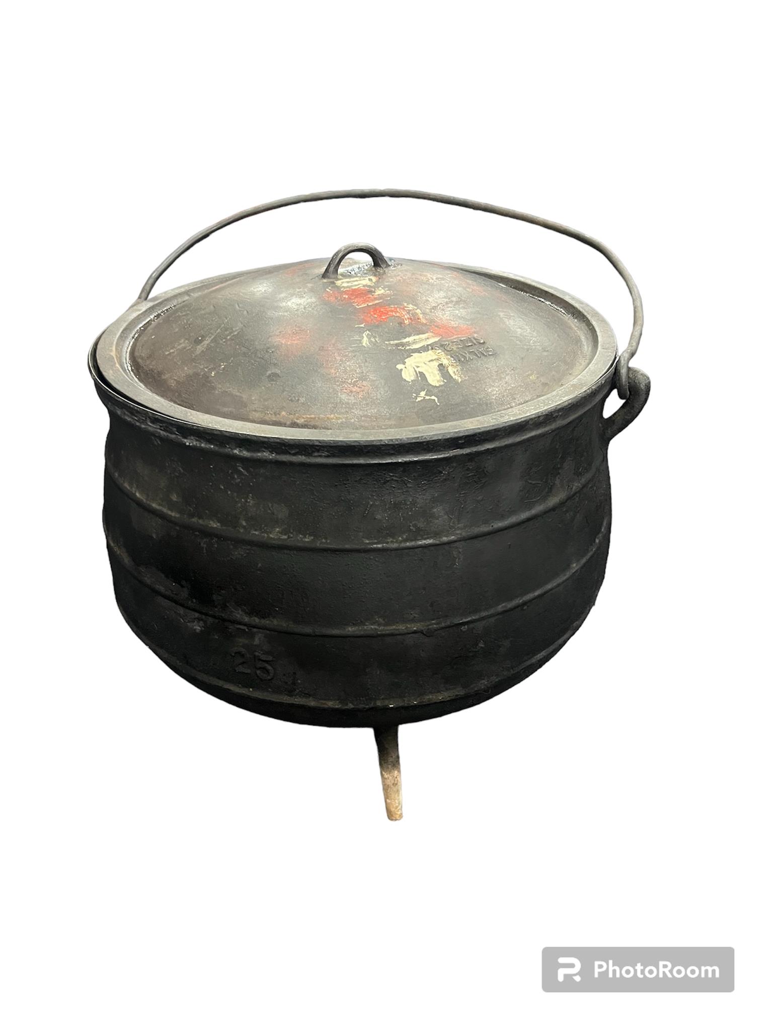 Falkirk No.25 Cast Iron Pot (Store Collection) | Junk Mail
