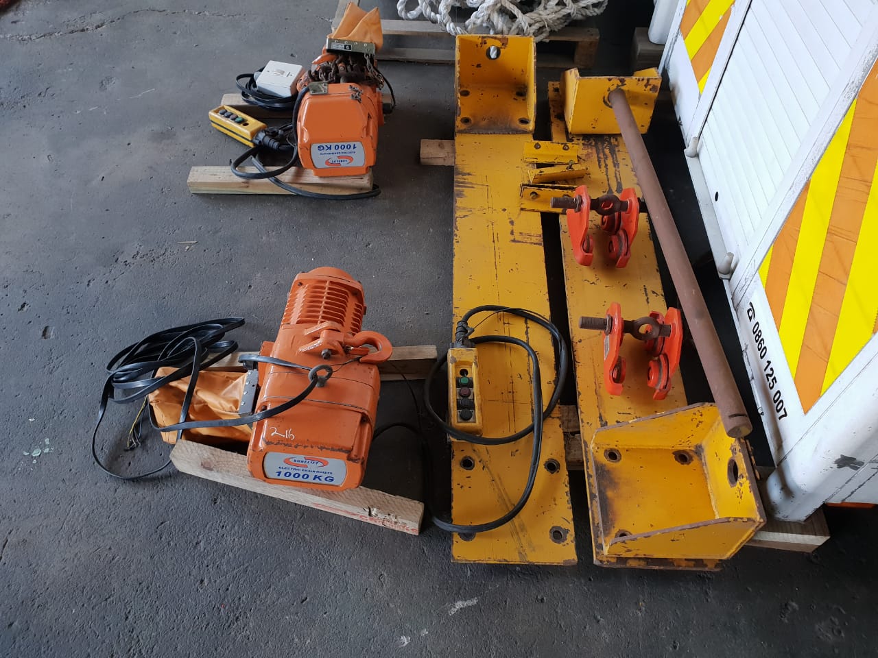 Wall Mounted Gantry Hoist | Junk Mail