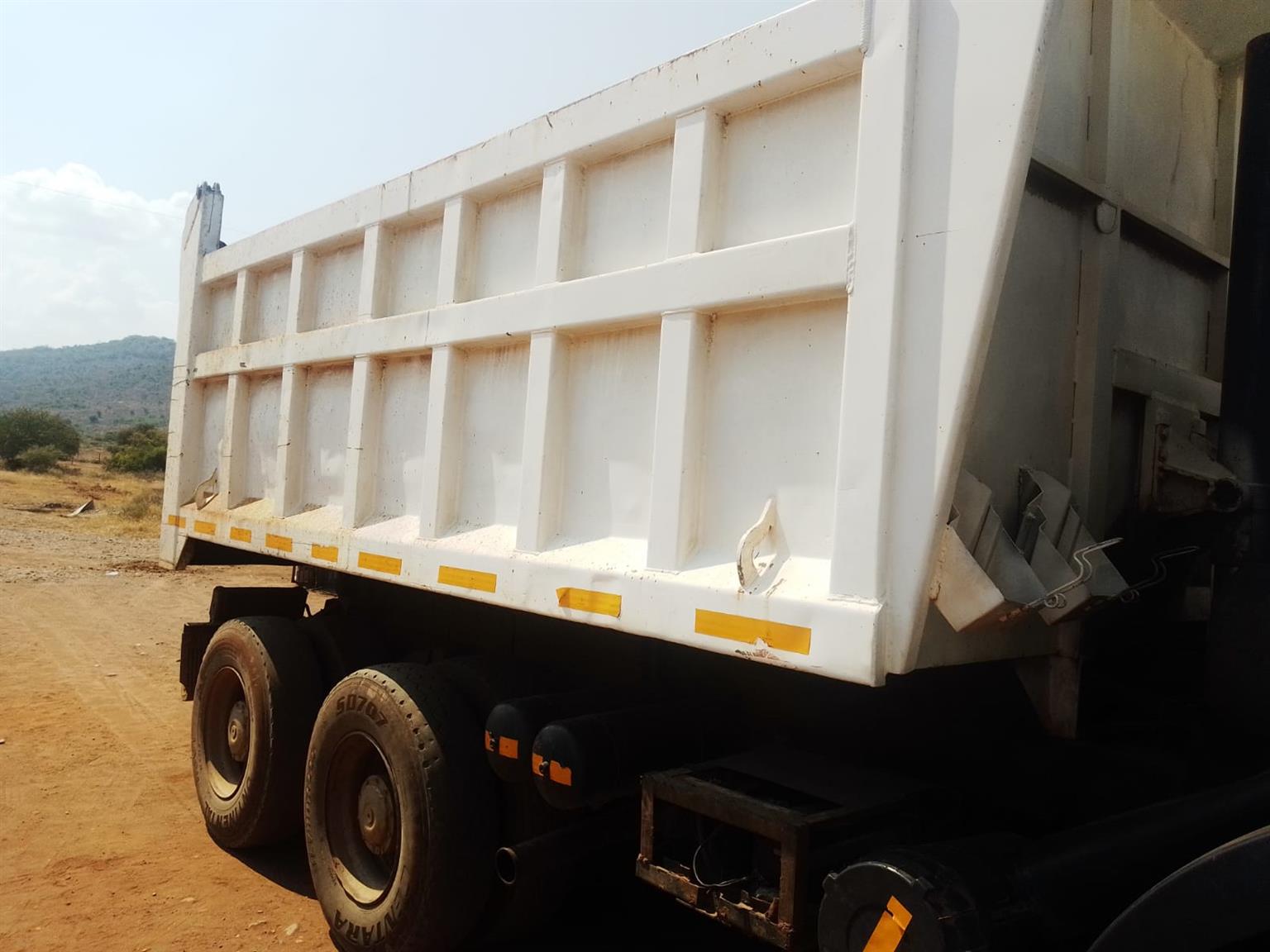 MAN F2000 10 CUBE TIPPER 2005 | Junk Mail