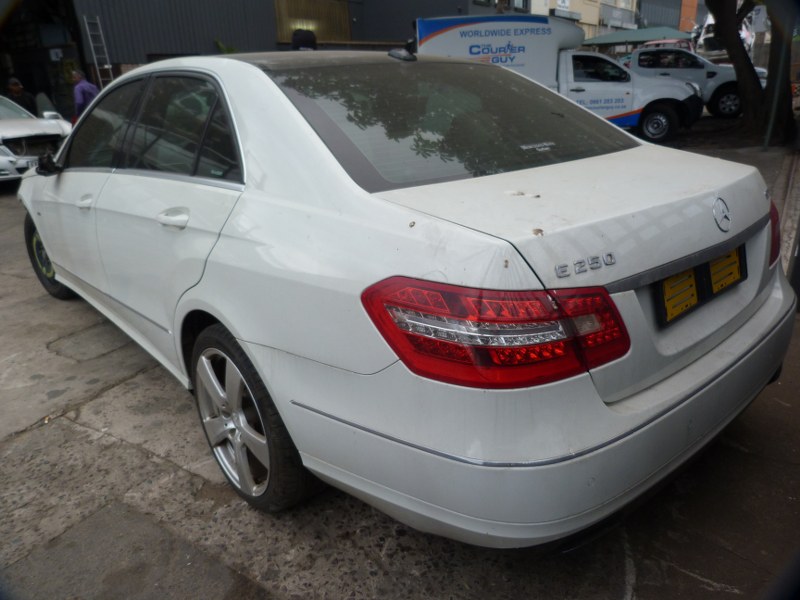 Mercedes E250 W212 CDI BE AT White - 2012 STRIPPING FOR SPARES | Junk ...