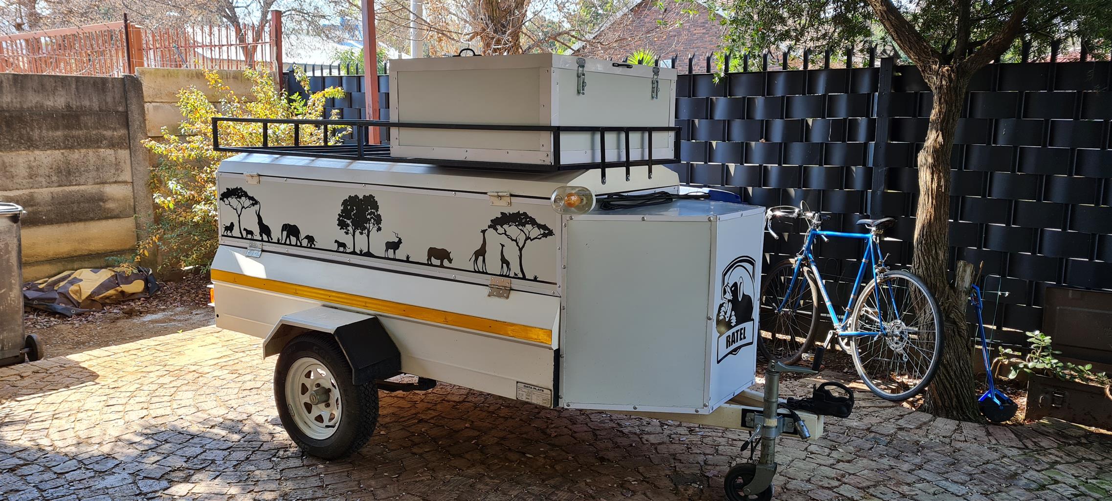 7 Foot Venter trailer with large nose cone,bin extention and top bin ...