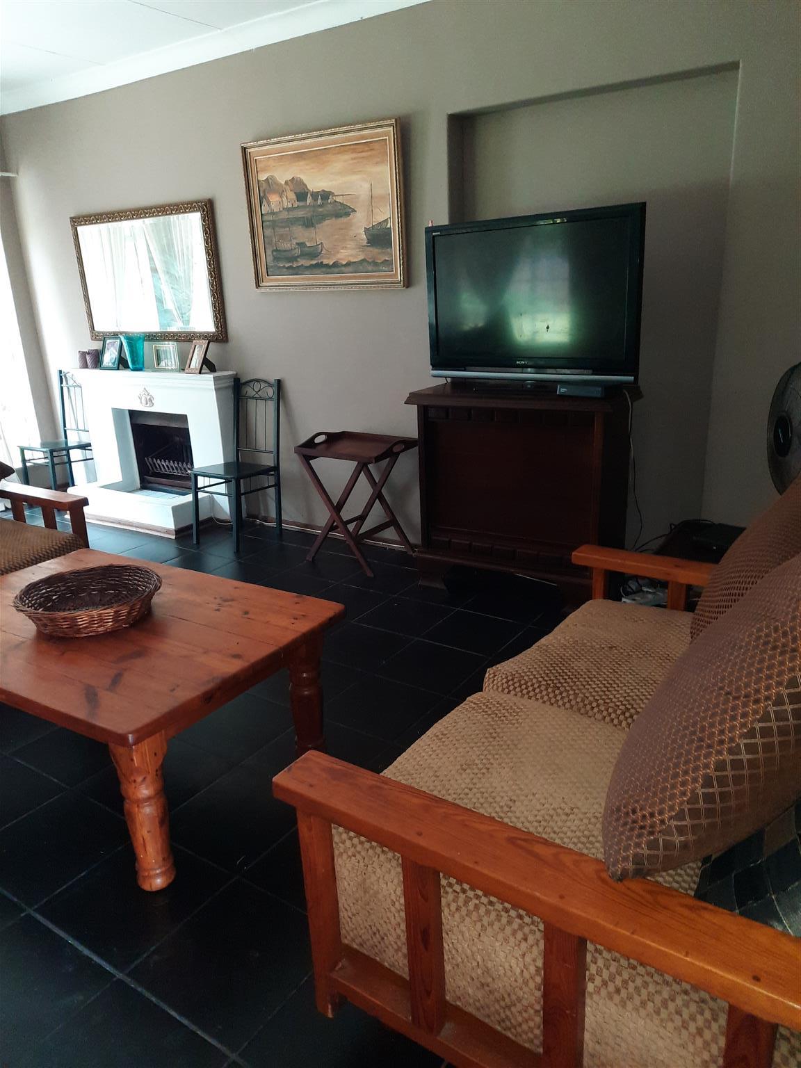 Furnished Room with private shower and toilet in Birchleigh kempton ...