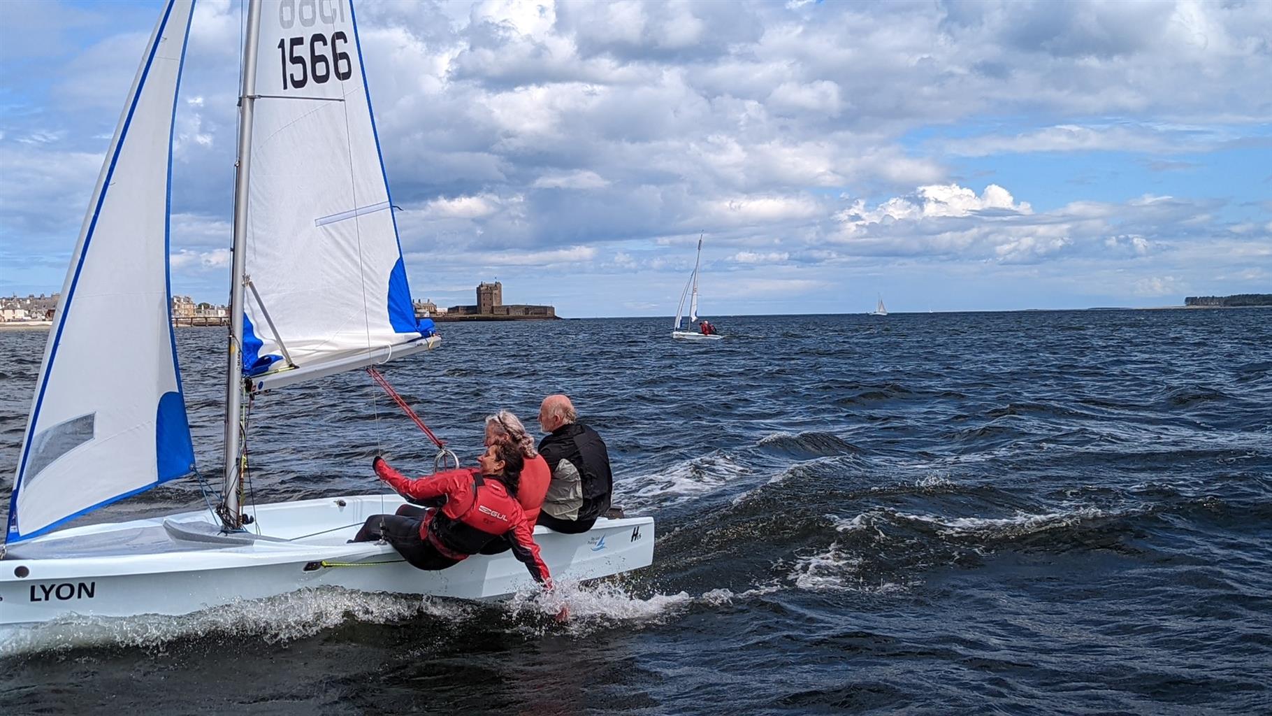 H 15 SPORT TRAINING SAILBOAT | Junk Mail