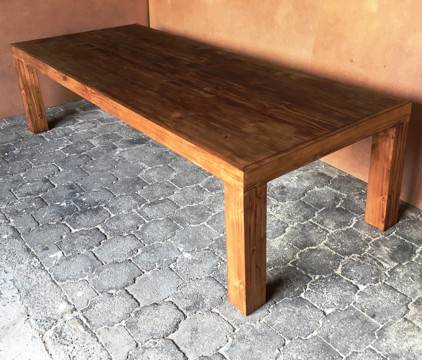 Patio table Chunky Farmhouse series 3000 with pillar legs - Stained ...