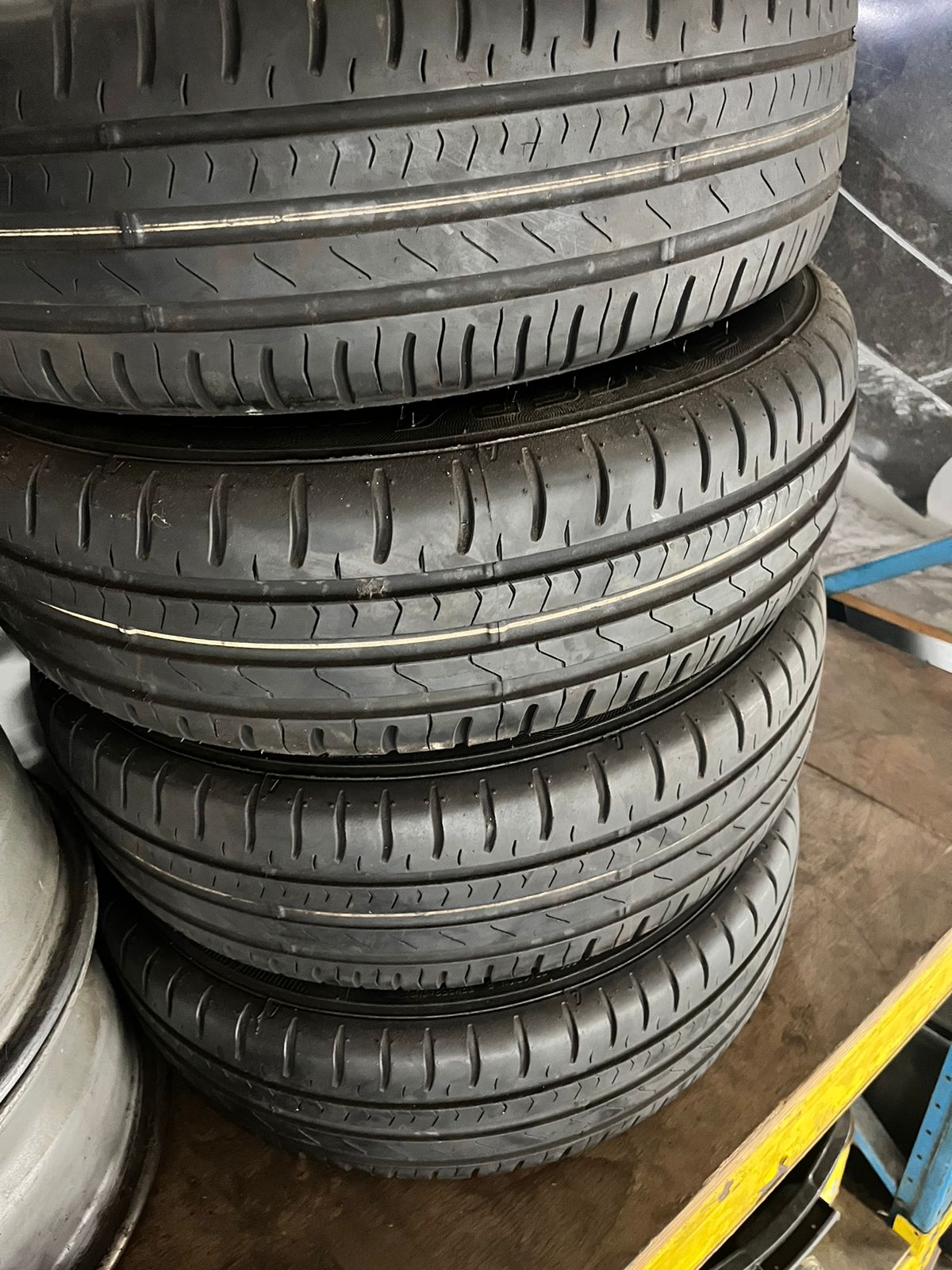 POLO VIVO TYRES 185/70/R14 | Junk Mail Marketplace
