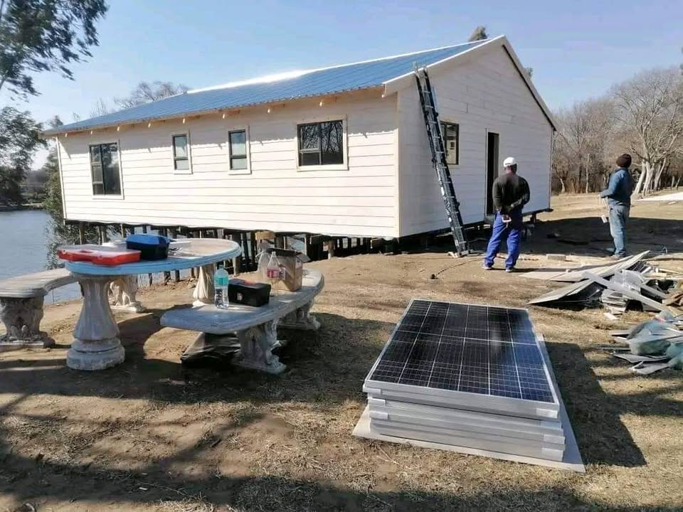 Two-bedroom kitchen bathroom complete shower | Junk Mail Marketplace