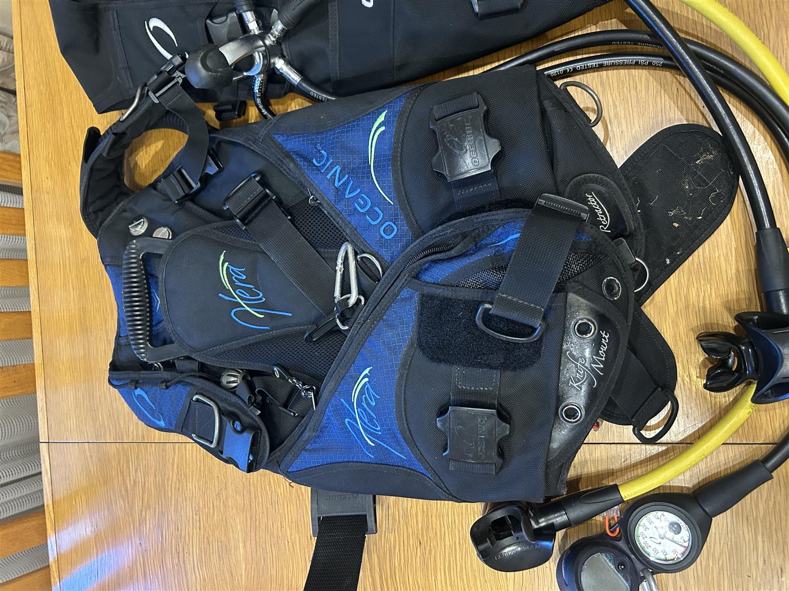 3 Diving bc and regulators | Junk Mail Marketplace