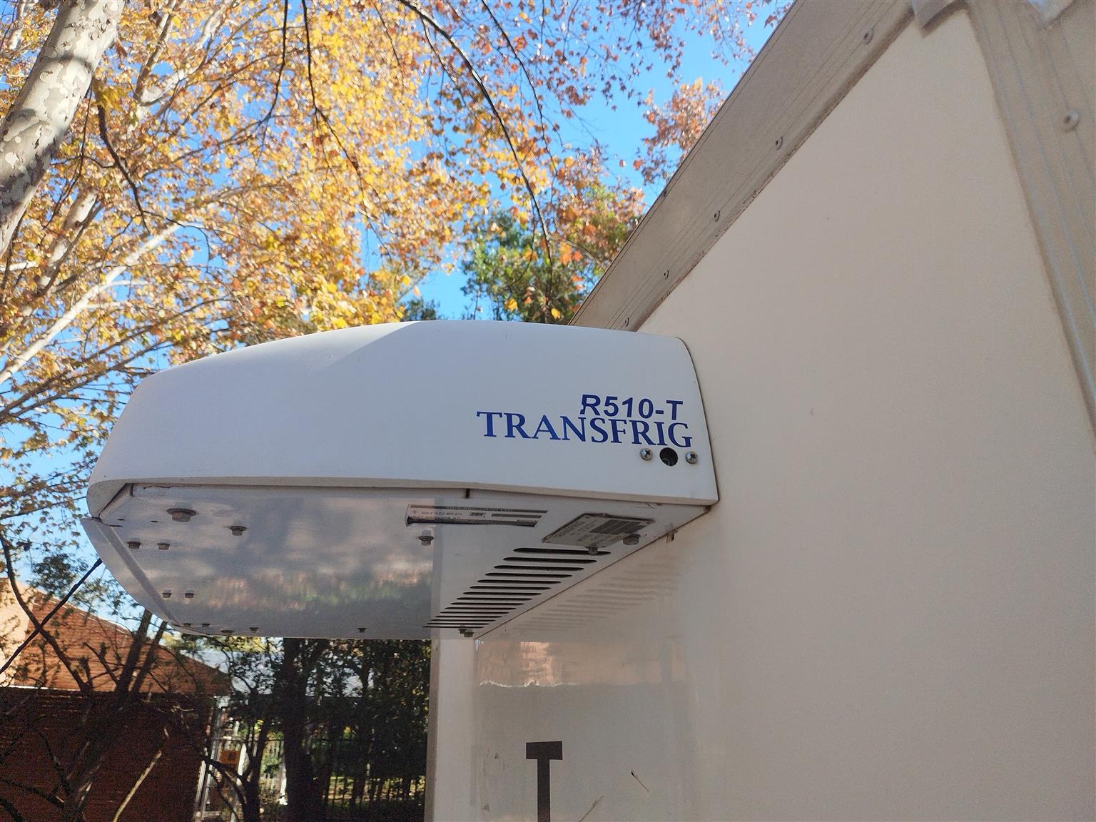 Refrigerated freezer box with complete transfrig set | Junk Mail ...