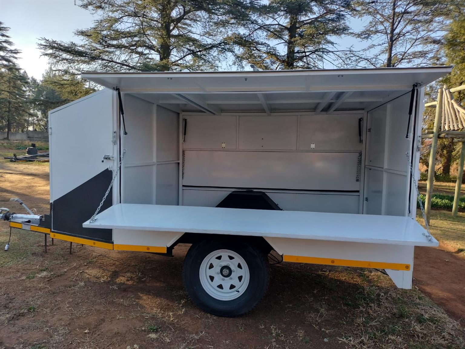 Enclosed Trailer - 1.6 ton Unbraked | Junk Mail Marketplace