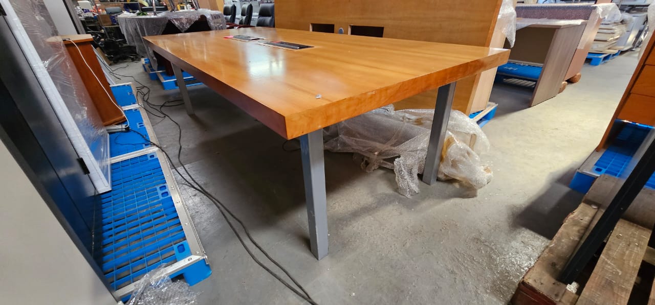 Boardroom Table With Center Plug Points | Junk Mail Marketplace
