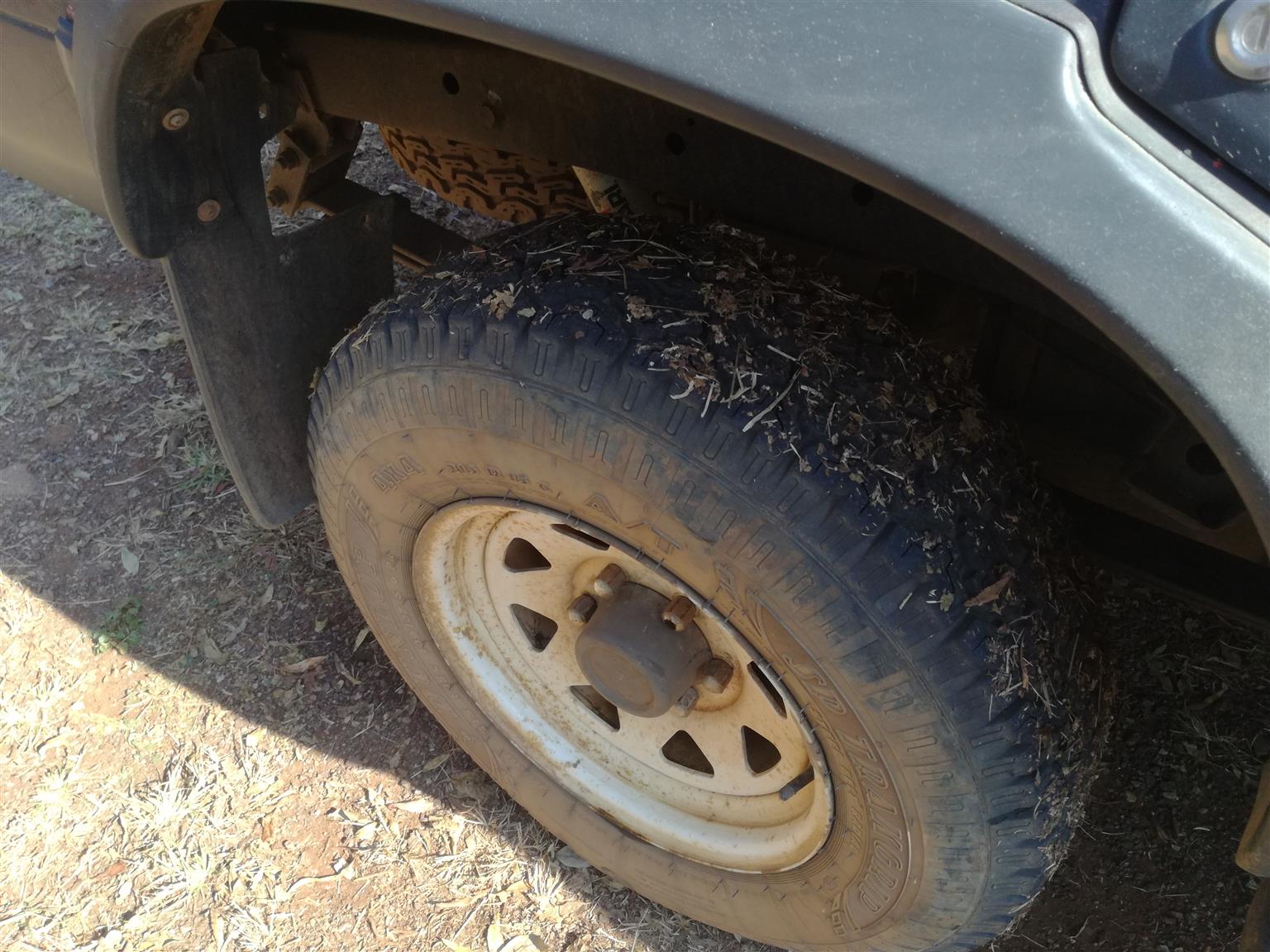 Nissan Sani 2.4 1990 | Junk Mail