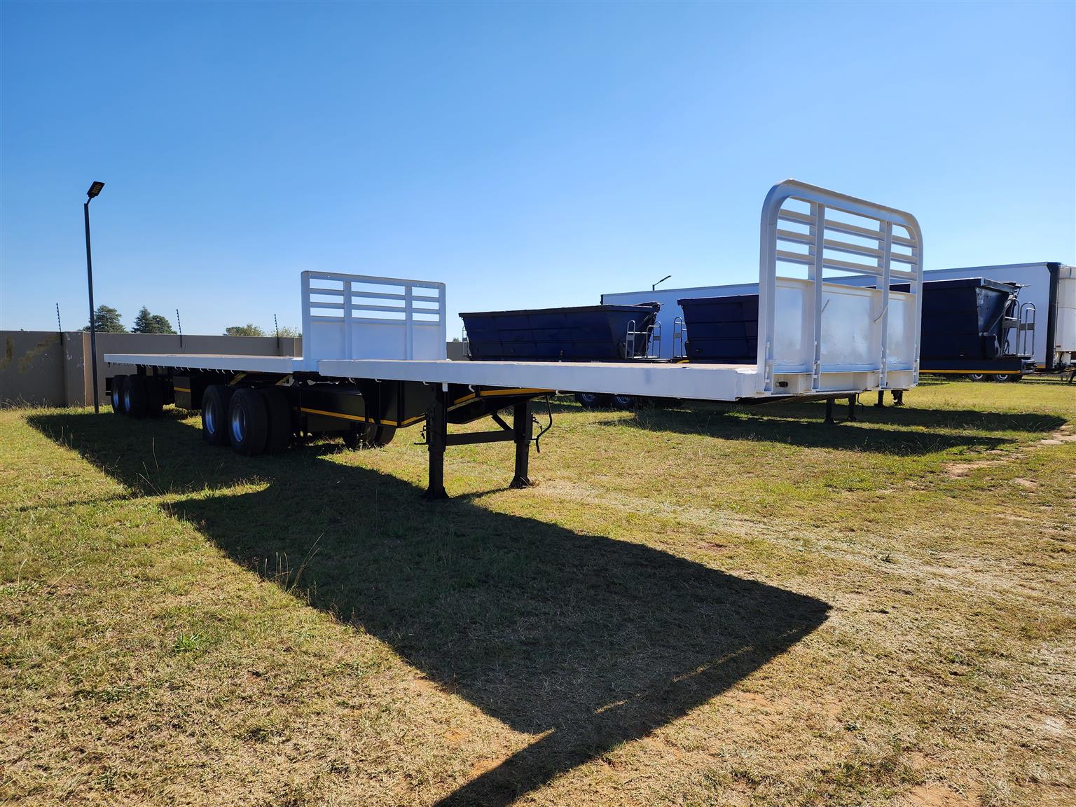 Henred Fruehauf Flat Deck Superlink Trailer | Junk Mail