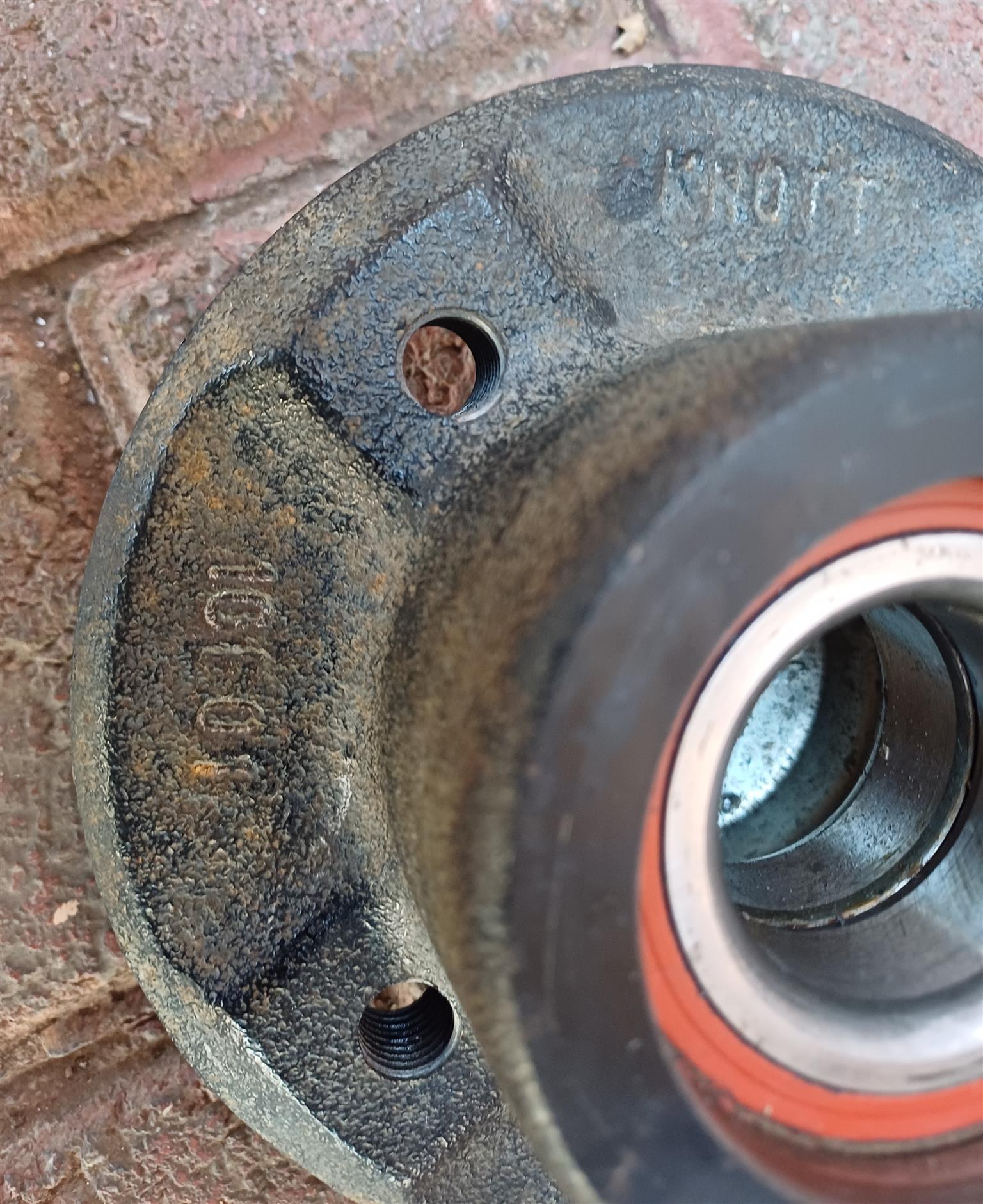 Knott Axel Hubs for Trailer. | Junk Mail