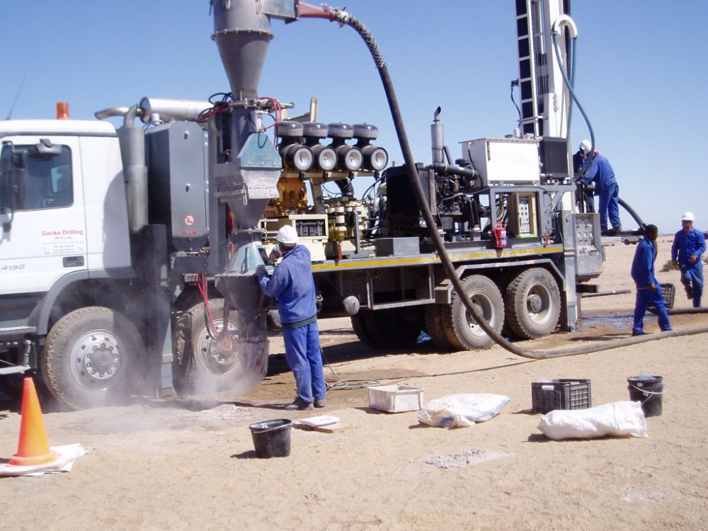 Drilling Made Easy W/ VX Vertex Pole Rock Drill Rig Machines Truck ...