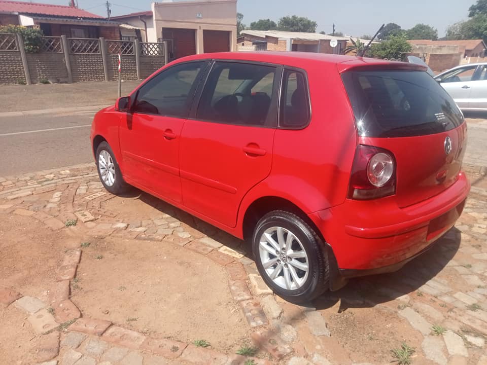 Polo Bujwa | Junk Mail Marketplace