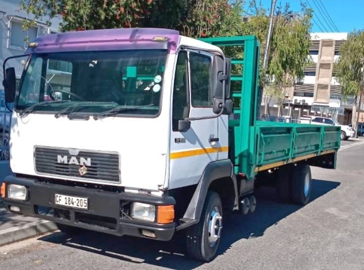 MAN 8 ton dropsides good condition 420km 99 model Papers in order ...