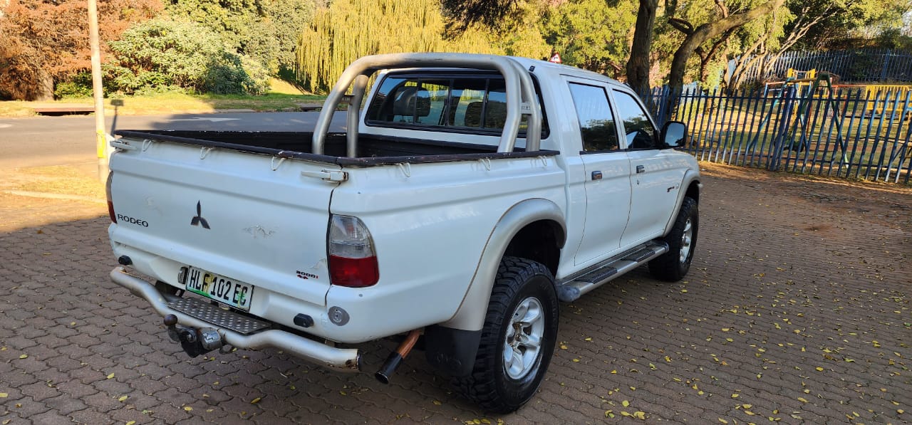 2002 Mitsubishi Colt 3000 V6 4x4 MANUAL double cab | Junk Mail