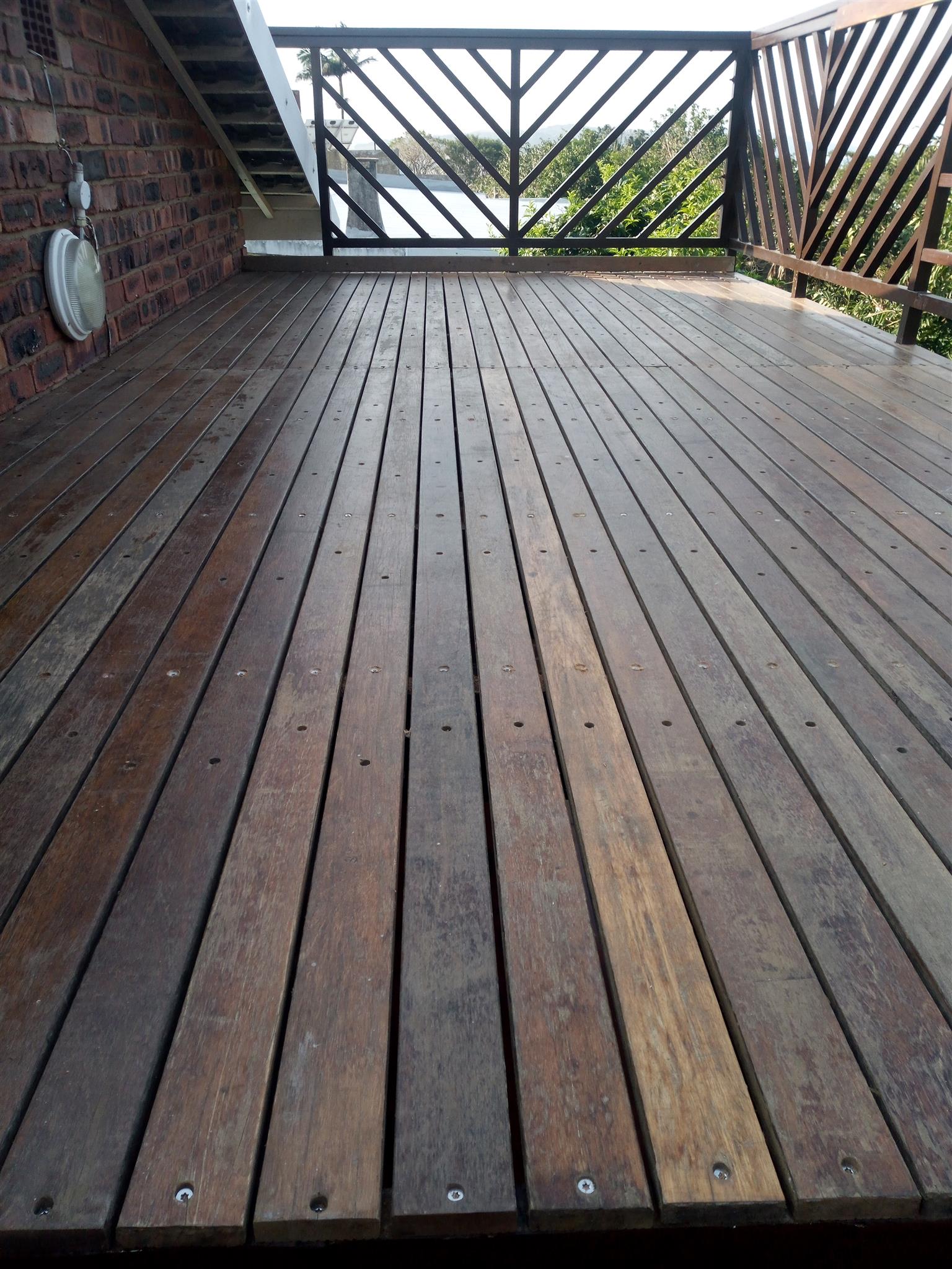BALUA DECKING 2.37 M x 21 lengths | Junk Mail