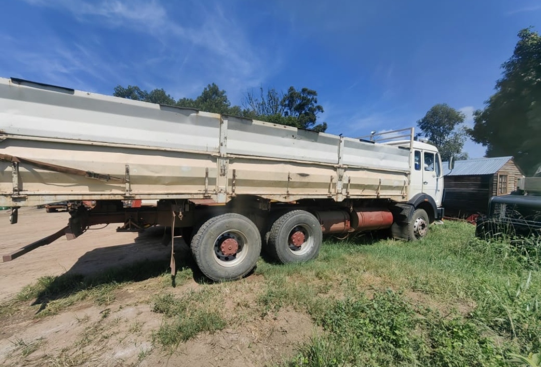 Mercedes double diff side tipper | Junk Mail