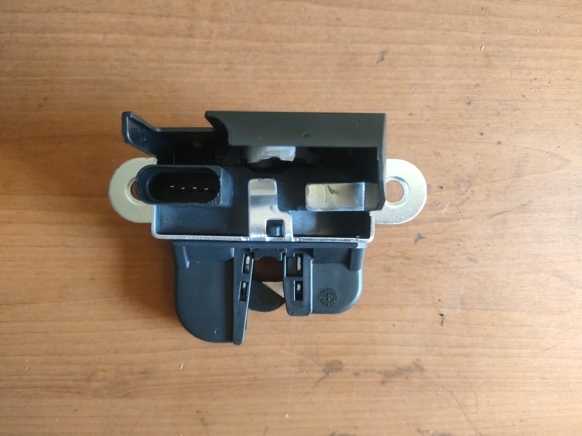 VW POLO 6 BRAND NEW BOOT LOCKS FOR SALE | Junk Mail Marketplace