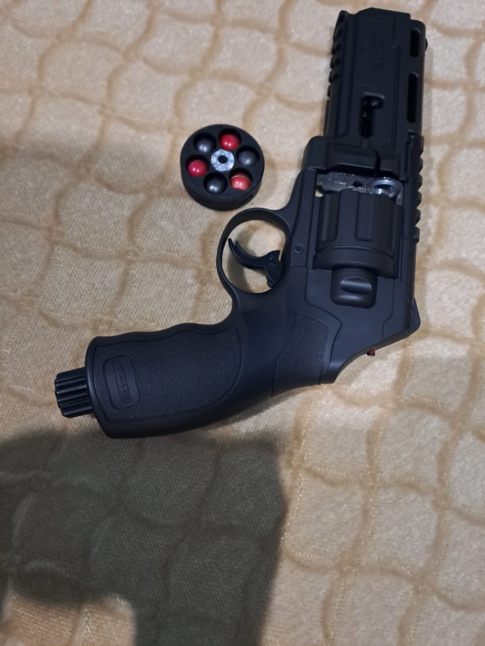 Umarex HDR 50 Revolver CO2 Gas Gun Including Ammunition. | Junk Mail