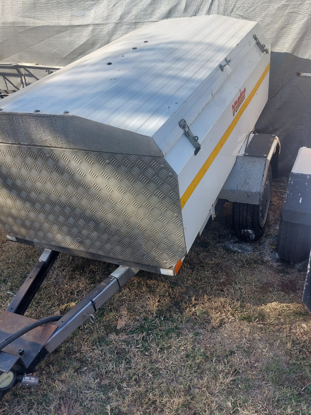 5 foot venter trailer on the road | Junk Mail