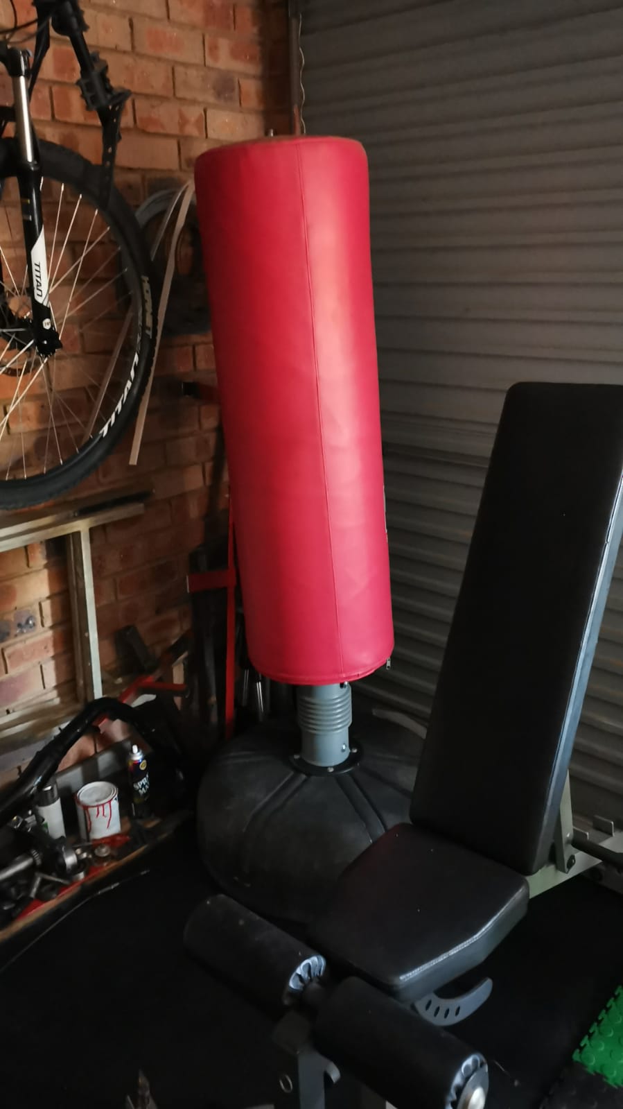 Rowing machineSelf standing boxing bagAdjustable weight benchVibration ...