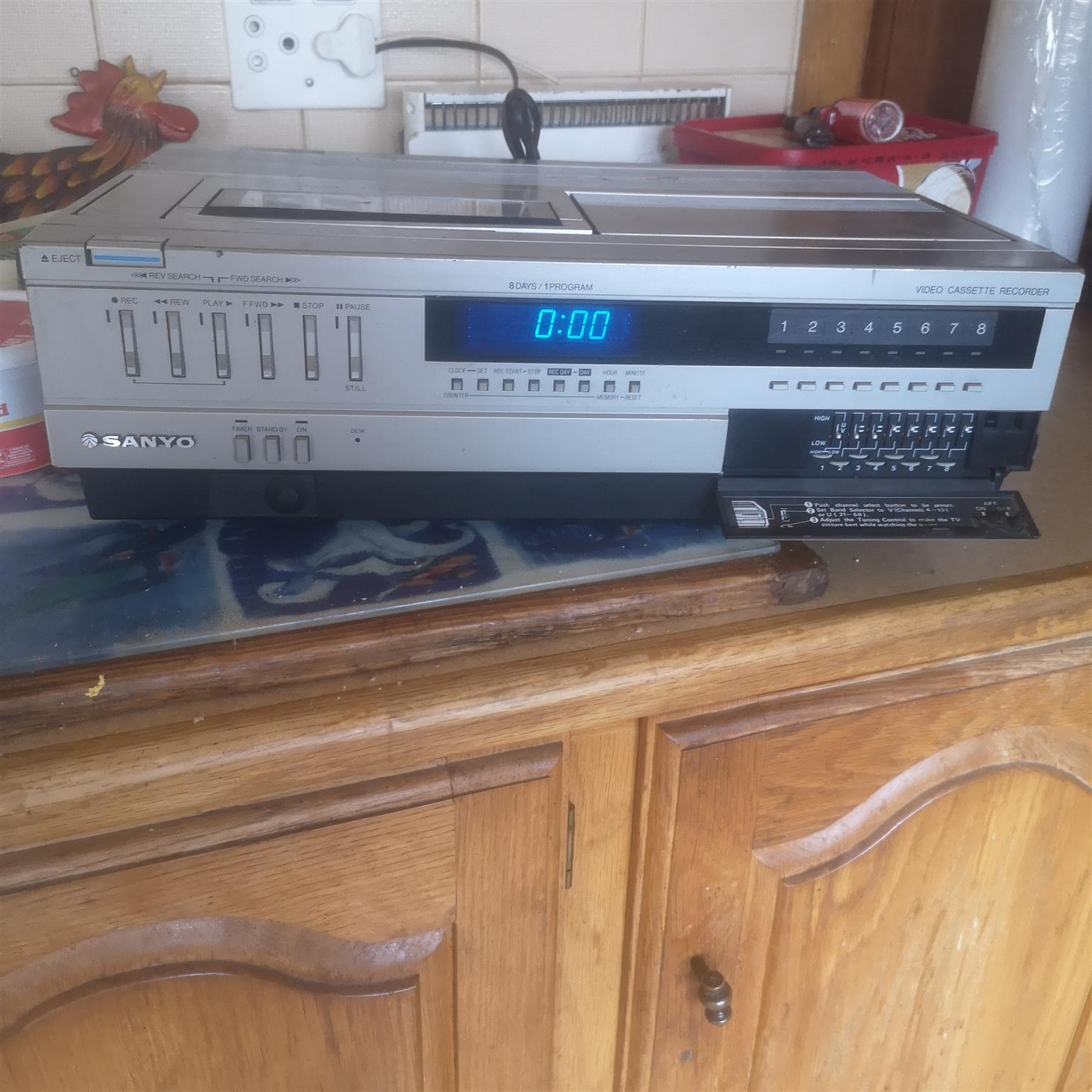 Vintage 1983 Sanyo Betacord Video Casette recorder | Junk Mail Marketplace