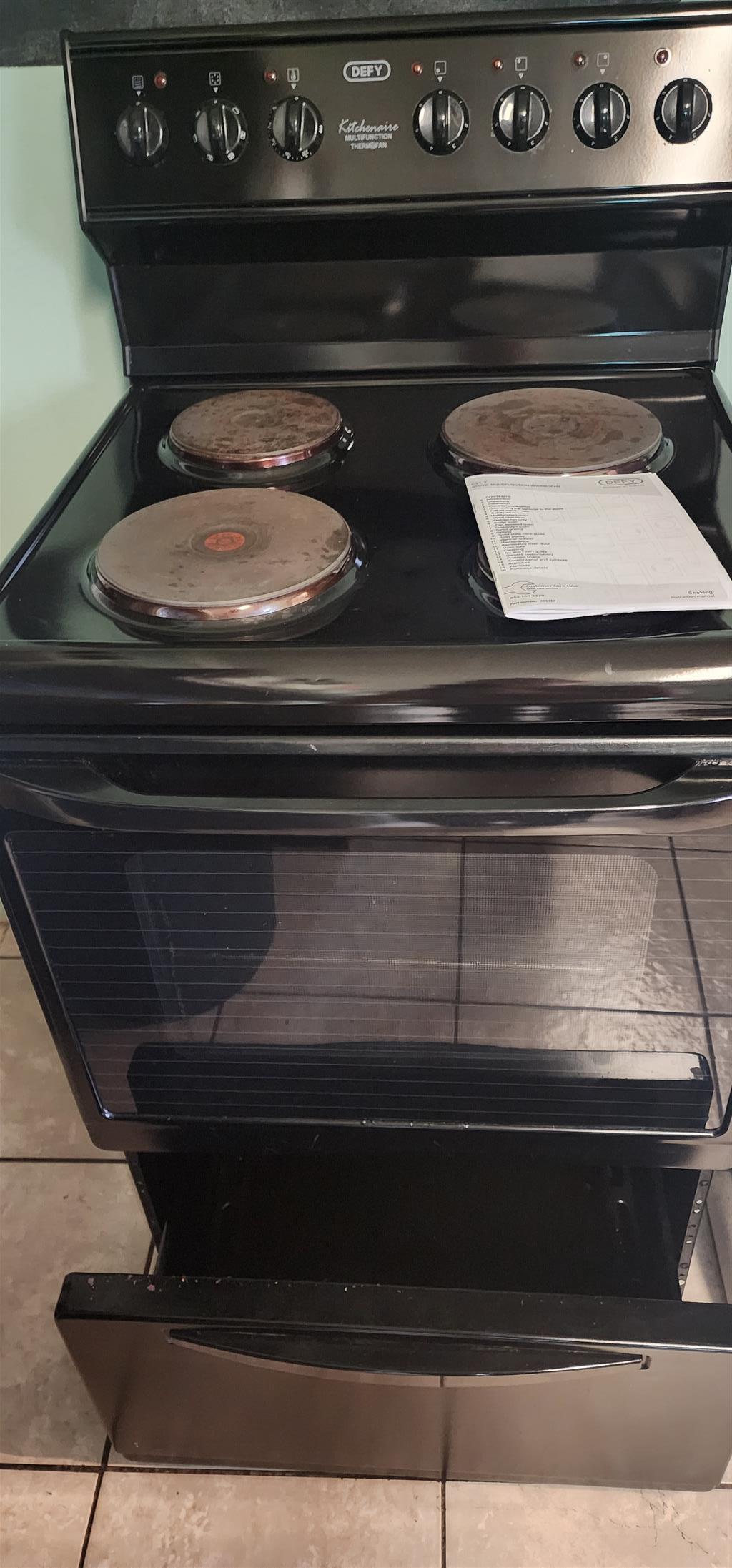 The Defy 631T Electric Multifunction Oven | Junk Mail Marketplace