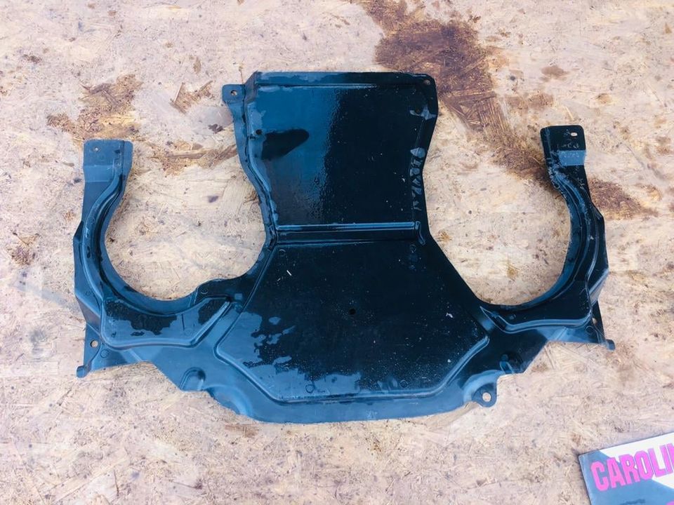 Mercedes Benz W204 C class underbody engine tray cover | Junk Mail
