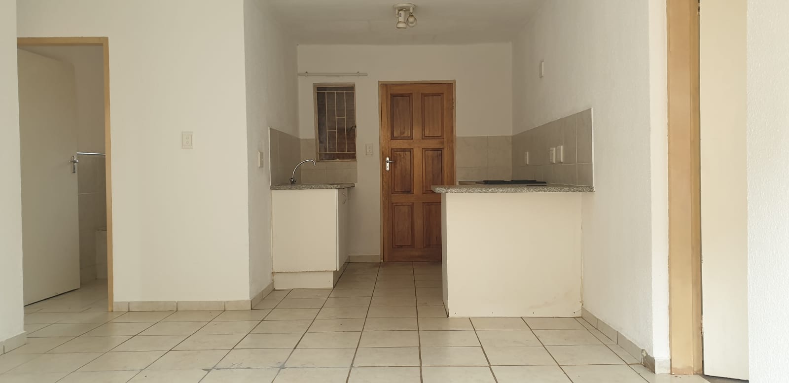 2 Bedroom Apartment in lovely complex in Clarina | Junk Mail