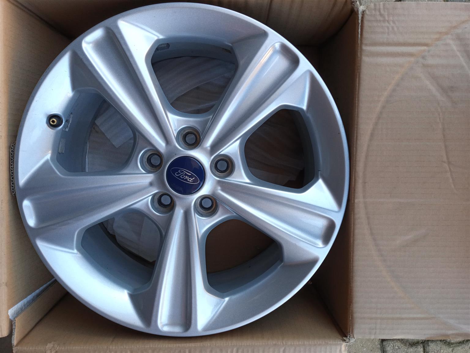 4 x Ford Kuga alloy rims | Junk Mail Marketplace